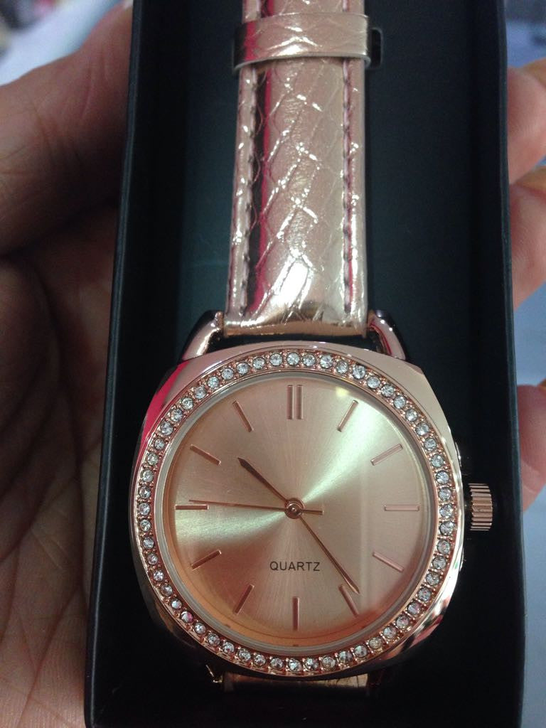 Ava Metallic Strap Watch · AVON Malta