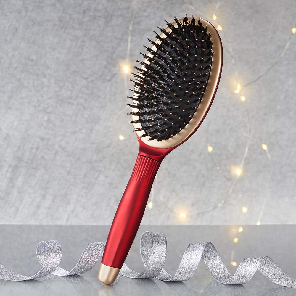 Matte Red Glamour Hairbrush · AVON Malta